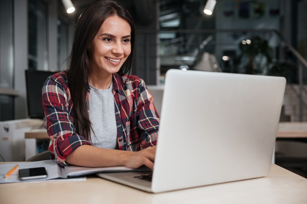 Inteligencia de Amenazas y otros cursos certificados de Etek durante ...